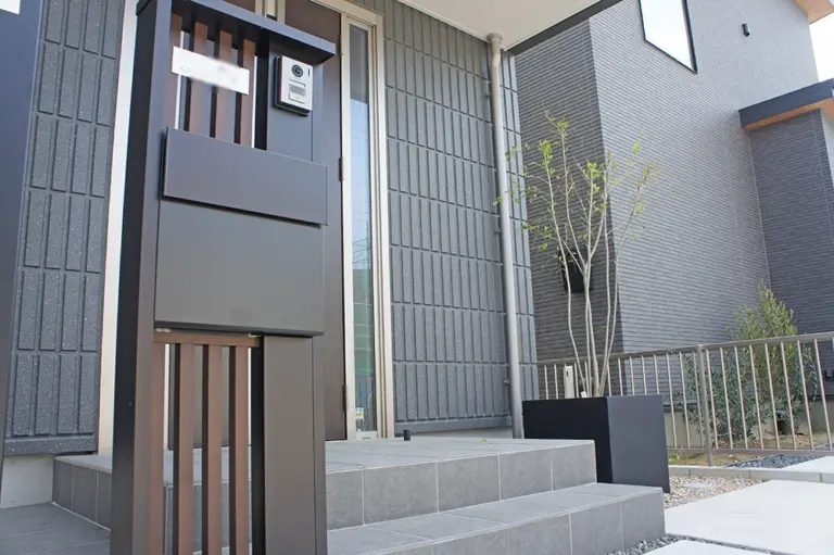 ポスト･表札･照明 STYLE：179|西尾市のお庭づくり･外構工事 ばんのベーシック